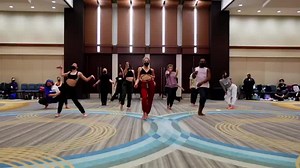 Radar, the final groups • @britneyspears #Radar at @radixdance Filmed by @brianfriedman & @kendawg_ Group 1: @erinwienke @jayjay_dixonbey @kayla_janaeee @sophie_grabau @giadaleighofficial @megdibiase_ & more select Seniors Group 2: @moonlitboscage @skylarfriedmann @peytonmartineau @mallorybarnhart & Select Seniors in Denver Group 3: Select Seniors in Atlanta Group 4: @kelcirhenae @eastonmags_ @georgee.ray @anthony.ciaccio302 @cydneyheard & Select Seniors in Dallas Group 5: @polkegirlty @olivyase