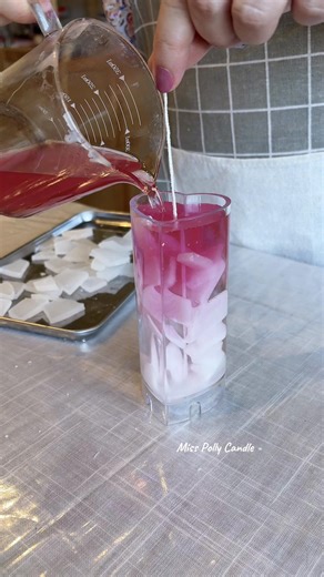 Charming Gradient Candle Making for Valentine's Day