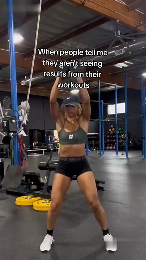 1M views · 4.7K reactions | When people complain about not seeing results from their workouts, I introduce them to my game-changing 30-minute compound movement workouts. Join my program now and experience the transformation for yourself! #FitnessTransformation #fitnessmotivation #fitnessgoals | Dr. Robin B | Facebook