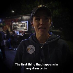 3.5K views · 3.3K reactions | In response to the devastating wildfires in Southern California, Jennifer Garner joined Chef José Andrés and the rest of the WCK team to help serve meals to her neighbors. Your support today will help us keep cooking for families and first responders in need. | World Central Kitchen | Facebook