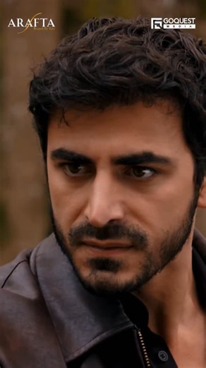 Arafta Dizi Official | Goquest Media Ventures on Instagram: "Silah onda. Hedef karşısında. Ve aralarına giren biri var giriyor 🔫💔 Ateş beklemeyi bıraktı. Haydar'ı buldu ve silahı kaldırdı. İşte bu. Uğruna savaştığı o an. İntikam sadece bir tetik kadar uzakta. Ama sonra Mercan araya giriyor. Doğrudan Ateş ile babasının arasına. Bedeniyle atışa engel oluyor. Gözleri yalvarırcasına bakıyor. Ve Ateş bir seçim yapmaya zorlanıyor. Tetiği çekip onu yok etmek ya da Haydar'ın yaşamasına izin vermek. At