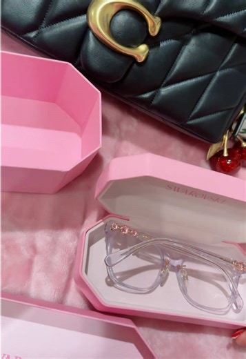 Showcasing Stunning Pink Aesthetic Looks