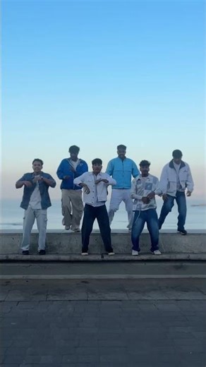 Hawa Hawa 💙 What does this song remind you of? #shortvideo #trending #dance #viral #crew #oldsong