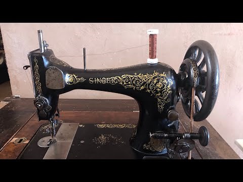 Machine à coudre Singer ancienne à pédale