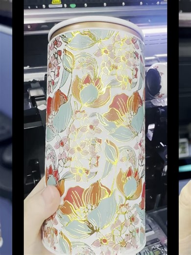 360 Cylindrical Printing for Cans Color Hot stamping Beyond Labels: Unleashing Unseen Designs on Direct-to-Tin Cans We’re pushing the boundaries of beverage can aesthetics by demonstrating how our direct-to-tin printing technology liberates designs from traditional labels. This concept showcases intricate, full-wrap graphics and tactile textures directly on metal, revealing the untapped potential for brand expression and consumer engagement on a ubiquitous packaging format.#inkjetprinter #digita