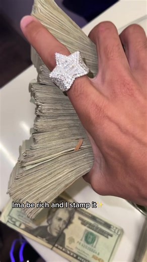 Display of U.S. Currency Stacking Techniques