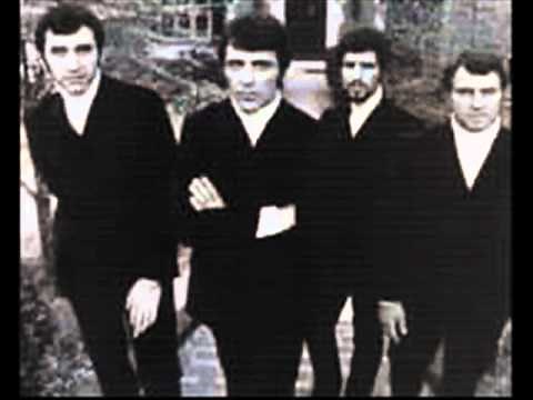 Frankie Valli& The 4 Seasons- I Saw Mommy Kissing Santa Claus