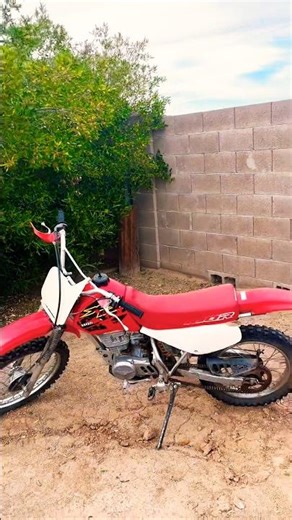 The red fossil #honda #xr100 #2000s #bike #biklife #dirtbike #dirt #old #fossil