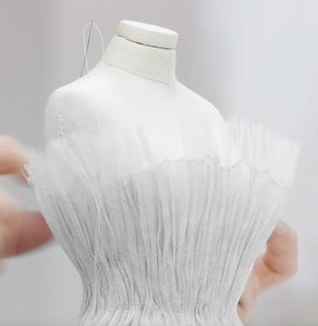 Listen as the petites mains discuss the challenges and the wonderment of the Autumn-Winter 2020-2021 Haute Couture collection, to be unveiled in an exclusive film directed by Matteo Garrone on.dior.com/couture-aw2021 and live on Facebook on July 6 at 2:30pm CET. Showcasing the excellence and inventiveness of Dior savoir-faire, Maria Grazia Chiuri evokes the dreamworld of couture in miniature, inspired by the fabled Théâtre de la Mode touring exhibition. | Dior