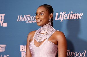 Awkward WHERE, Okay?! Issa Rae's Sexiest Social Media Moments