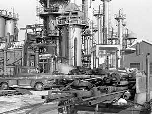 Forty-year-old local refinery demolished in 1972