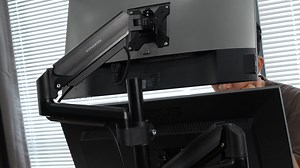 2.1K views · 13 reactions |  Người ta cứ khen setup 2 màn của tôi “mượt” thế, đấy là vì họ chưa biết đến HyperWork P1 Dual - arm màn hình cột có thể tuỳ chỉnh vị trí lên cao - hạ thấp của từng tay đòn. Có P1 Dual, tự tin setup đa màn! #hyperwork #monitorarm | HyperWork | Facebook