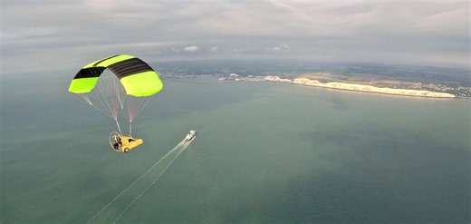 Del Boy's Reliant Robin flies over the English Channel
