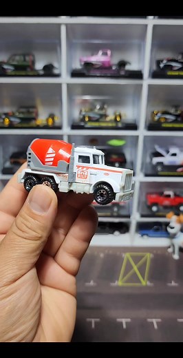 4.4K views · 188 reactions | Peterbilt de matchbox mixer #viral #hotwheels #shortvideo #trending #trend | Mv2wheeloffroad | Facebook