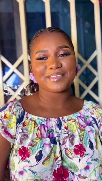 Stunning Graduation Makeup Tutorial for Your Big Day