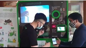 Vending Machine Plasticpay, Cara Baru Tukar Sampah Botol Plastik dengan Uang