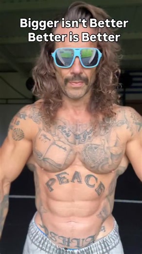 Strength vs. Size A bigger muscle isn’t always a stronger muscle. Neural efficiency, technique, and muscle density matter. Question: Would you rather look strong or be strong? Aesthetic Goals vs. Performance Goals: Training for hypertrophy (size) and training for performance (strength/speed/endurance) are completely different journeys. Question: Are we chasing validation or capability? Function Over Flex: Some of the strongest athletes (gymnasts, climbers) aren’t massive — they’re functional. Qu