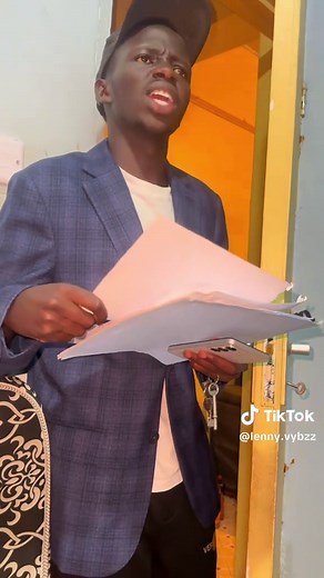 Toxic lyrical and Mr Right in the same class😂😂