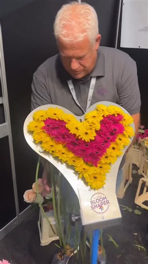 Prof.Dr. Soner Kazaz (Ankara Univ.) on Instagram: "En Kolay Çiçek Buketi, The Easiest Flower Bouquet #sonerkazaz #çiçek #flowers #bouquet #flowerbouquets #blumen #blume #flor #bunga #demet #çiçekdemeti #çiçekbuketi #tasarım #design #ev #house #"
