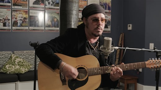 GREEN ROOM SESSIONS // EP.3 - JEFF MARTIN Ahead of his national tour with The Tea Party, lead singer (and epic guitarist) Jeff Martin (Official) dropped into the Tanks for a double-whammy Green Room Session and a live show, showing off his new album The Seven Deadly Sins. Please enjoy this glorious version of 'The Messenger', written by Daniel Lanois , and originally performed by The Tea Party. Catch Jeff live in Tank 5 FRIDAY 15th March. https://www.tanksartscentre.com/ticketlinkEvents/popular-