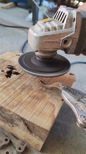 LINIS - LEVER LASER CUT MACHINE | Jenrel