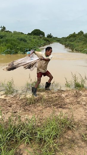 Incredible throwing cast net to cast fish in river #castnet #fishing #river | Nimit Village