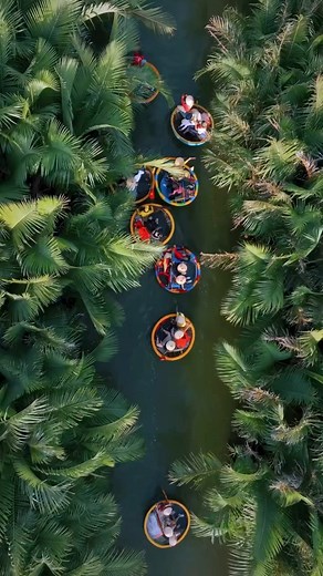 Swing your partner round and round! 🤣🤣An unforgettable adventure in Vietnam that you can't miss! Spend a day on the Basket Boat Tour in the serene coconut forest of Hoi An. 🚣‍♀️ 🌴 Choose to experience the thrilling boat spin or simply watch others — it’s entertaining either way! 😆😘📍Cam Thanh Village, Hoi An#vietnam #basketboat #coconutboatride #thingstodo #vietnamtravel #vnin #indiatovietnam #hoian #hoianvietnam #danang #banahills #camthanhcoconutvillage #vietnamadventures #instatravel | 