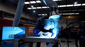 If you need heavy-duty extraction power the CIGWELD BigSucker FX Series has your back.🤝 🔹 BigSucker FX1 – Mobile single-arm unit for everyday welding 🔹 BigSucker FX2 – Dual-arm powerhouse with extended reach & performance for dual zone fume extraction ⚡ Easy One Button "Push-to-Start" ⚡ 360° rotatable extraction arms for precise positioning ⚡ Automatic filter dusting system ⚡ F9 high-efficiency filtration >99% against welding fumes & dust ⚡ Large filter surface for longer life & lower mainten