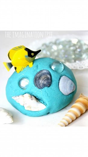 ⭐️ . Here’s a quick IGTV to show you how to make my world-famous, best ever play dough recipe in just 2 minutes using a food mixer! . ⭐️ . It’s truly the easiest sensory play material to make, takes minutes and lasts for months if stored well. . ⭐️ . Play dough is the QUEEN of sensory play materials. Nothing rivals it, not even close in my opinion! It can be used for all types of learning invitations, imaginative play set ups, in cooking role play and for a myriad of simple but effective fine mo