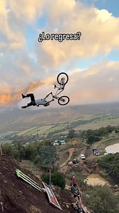 12K views · 7K reactions | Una locura los trucos en @darkfest_mtb @clemenskaudela ! 盧@theo_erlangsen #crazy #freeride #tricks #mtb #flying | BikeCheck | Facebook