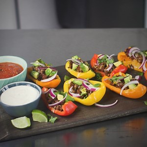 74K views · 315 reactions | Crush your cravings the keto way! Simply sub bell peppers for tortilla chips and pack them with all your favorite nacho toppings for a colorful, low-carb twist on a classic appetizer. Check the comments for our favorite keto-friendly taco seasoning recipe. | Simple Truth | Facebook