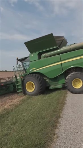 Mastering Header Control with John Deere S780 & 645FD