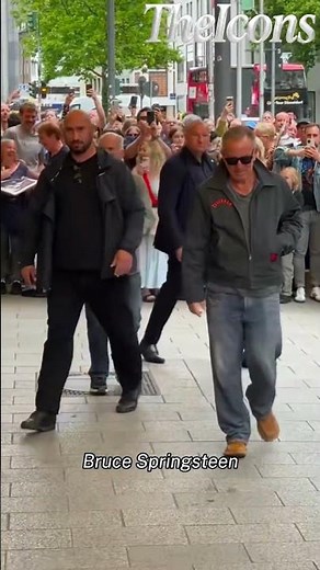 Bruce Springsteen Meets Fans Outside Of His Movie Premiere #brucespringsteen