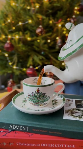 Reimagine treasured traditions, create new ones filled with love and embrace the beauty of it all with Spode’s Christmas Tree collection 🎄 | Spode