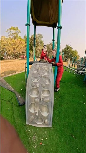 Parkour money heist playground rooftop most viral video 😨😱😱???#foryou #park #fun #dj #funny #fb