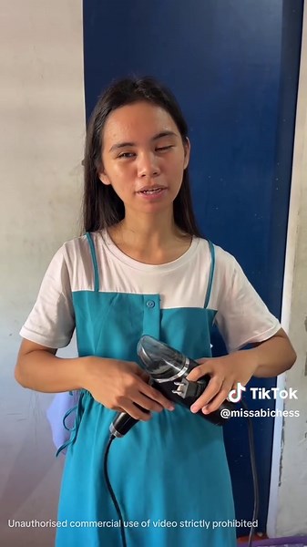 Powerful Handheld Steamer for Effortless Clothing Care