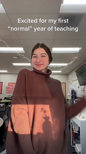 And thats on being a fourth year teacher that decides its time to start a family.. #fourthyearteacher #teacher #teacheroftiktok #teachertok #pregnantteacher #teacherhumor