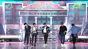 82K views · 11K reactions | TXT - Replay (Shinee) Taehyun dijo que esta canción lo inspiró para convertiste en cantante y la acaba de presentar frente a miles de personas... no puedo con tanto arte, sabía que las canciones de Shinee eran perfectas para TXT y lo acabo de comprobar, so proud Dionysus | TXT Your Majesty. | Facebook