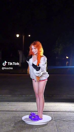 Resident Evil Cosplay: Bela Dimitrescu Outfit Tutorial