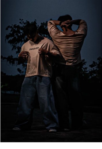 Khám Phá DarkBorn: Nghệ Thuật Đen Tối