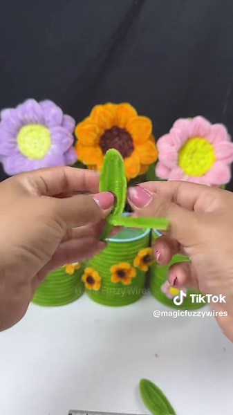 #fuzzy #factory #fuzzywireflowers #sunflower