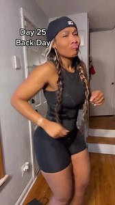 Day 25✅ | Waist trainer link on Amazon storefront in bio | 5 rounds | Bent over row 20x | Plank row 20x | Lat pull over 20x | Weighted sit ups 20x | Mike Tyson a push Ups 20x #FacebookReelsContest | Bianca Samone