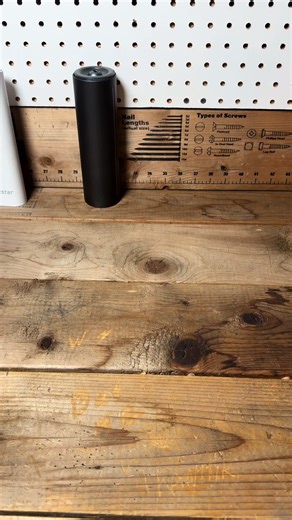 Effortless Desk Cleaning with B10 Pro Air Duster