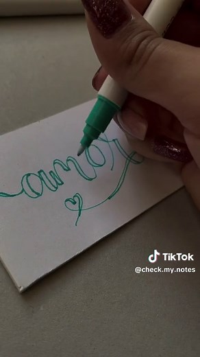 Tutorial de Lettering Falso: Aprende a Crear Estilos Únicos