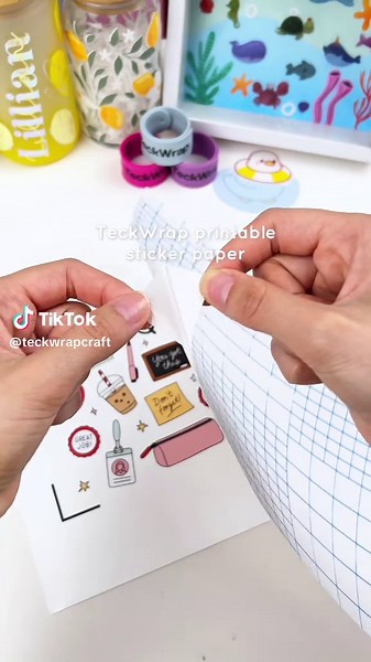 Let's using printable sticker vinyl to make a cup for yor favourite teacher🍎🖋️🗒️ Materials -TeckWrap Inkjet Printable Sticker Vinyl glossy white -TeckWrap matte glitter Laminate Sheet -TeckWrap high tack transfer tape -TeckWrap Weeding Pen -TeckWrap Squeegee -TeckWrap Cup Cradle SVG from @milkmilksugar #teckwrapcraft #teckwrapvinyl #stickersheet #sticker #decalsticker #printablestickers #teacher #smallbusiness #craft #DIY #printablevinyl #spring #fyp #foryou #fypシ