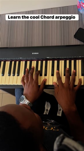 2.1K views · 16 reactions | Learn this chord arpeggio on the key of E flat  #pianolessons #piano #pianocover #pianomusic #pianist | The Keyz | Facebook
