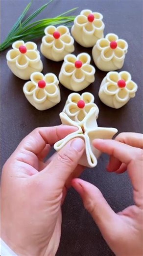 How to make beautiful flower patterned kuweh. #shorts