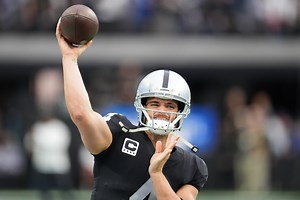 WATCH: Las Vegas Raiders QB Derek Carr breaks down during postgame press conference
