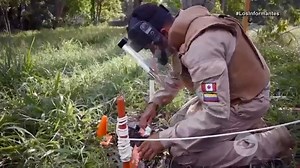 2.5K views · 49 reactions | “Hasta el momento, desde que se inició a intervenir esta área, se han destruido en su total cinco minas antipersona”: teniente Juan Carlos Vásquez. En #LosInformantes vea #Buscaminas  https://bit.ly/3pB5Ubj  | Los Informantes | Facebook