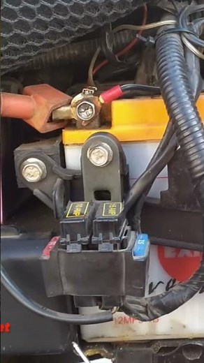 Testing motorcycle batteries with a Truper MUT-33 multimeter